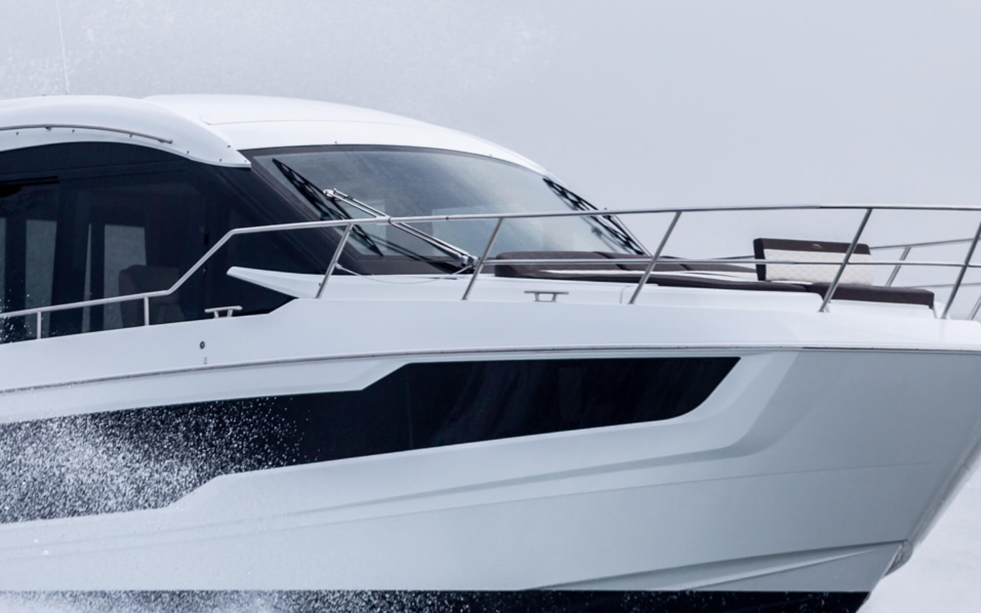Galeon 410 HTC – Sports Cruiser Yacht