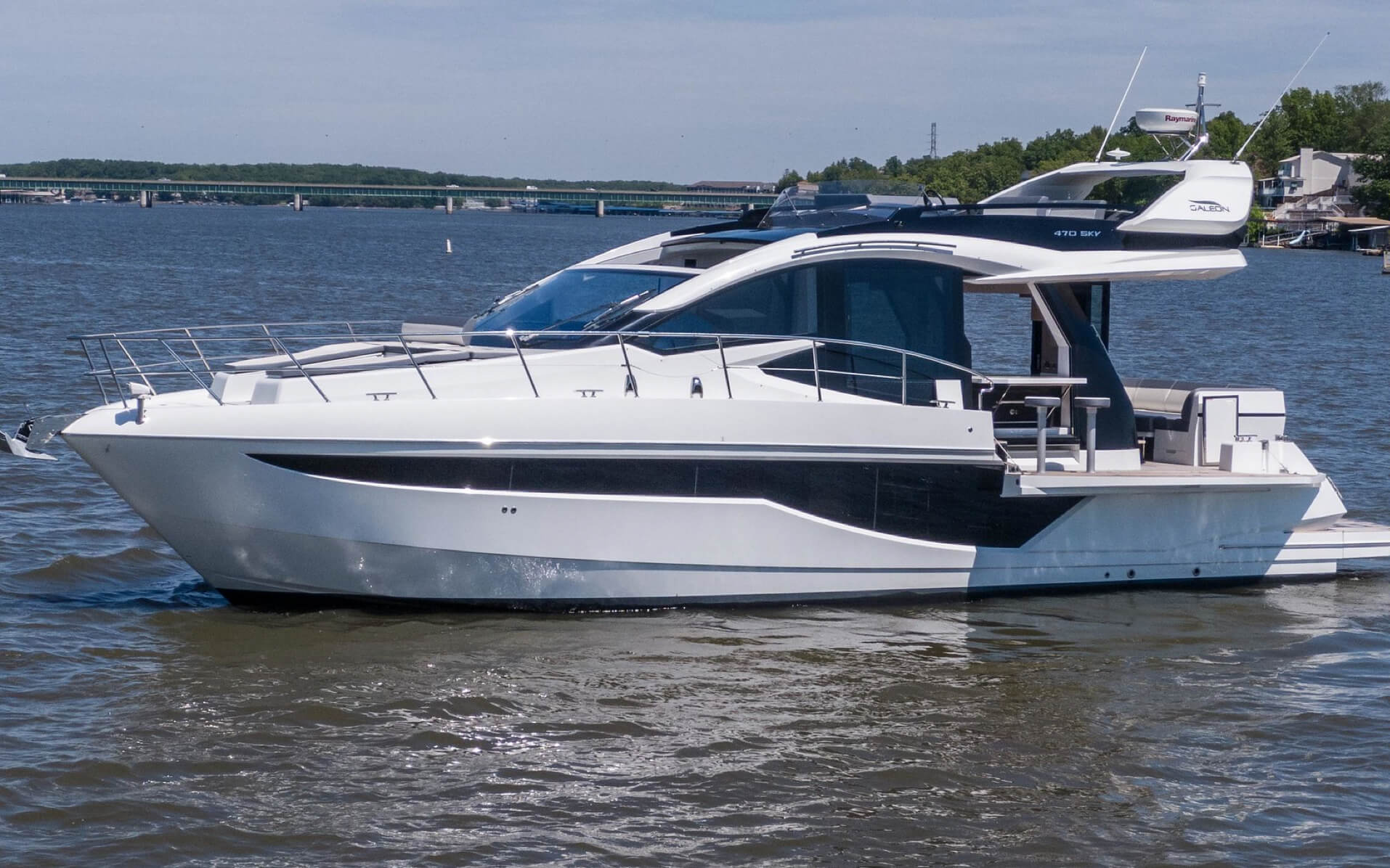 Galeon 470 SKY – Skydeck Yacht