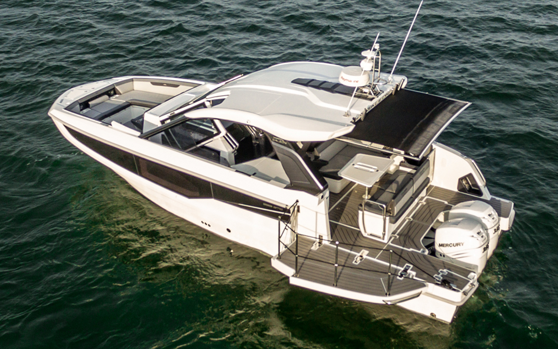 Galeon 325 GTO – Grand Touring Outboard Boat