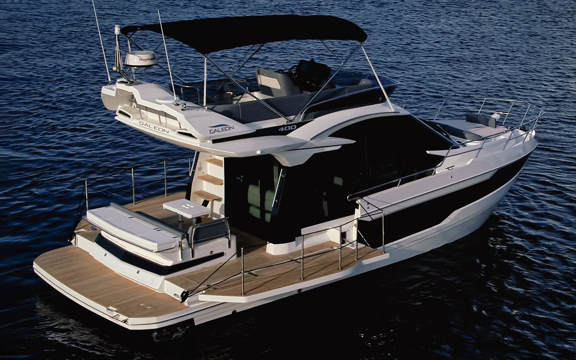 Galeon 400 FLY – Flybridge Yacht